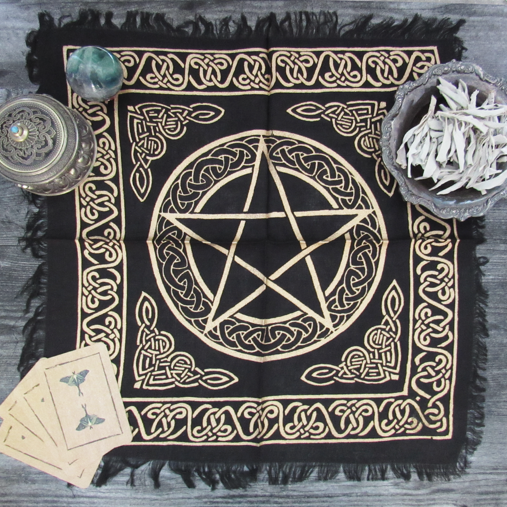 Pentagram Altar Cloth (18 Inches) - Gold and Black – Grove and Grotto