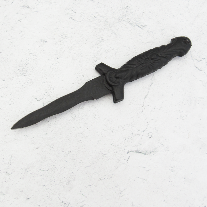 Knives and Athames – Grove and Grotto