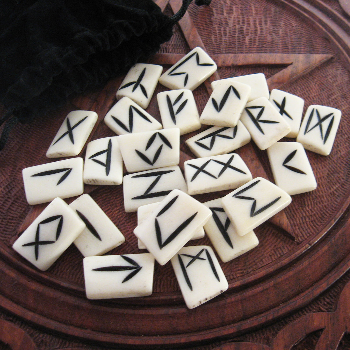 White Bone Rune Set – Grove and Grotto