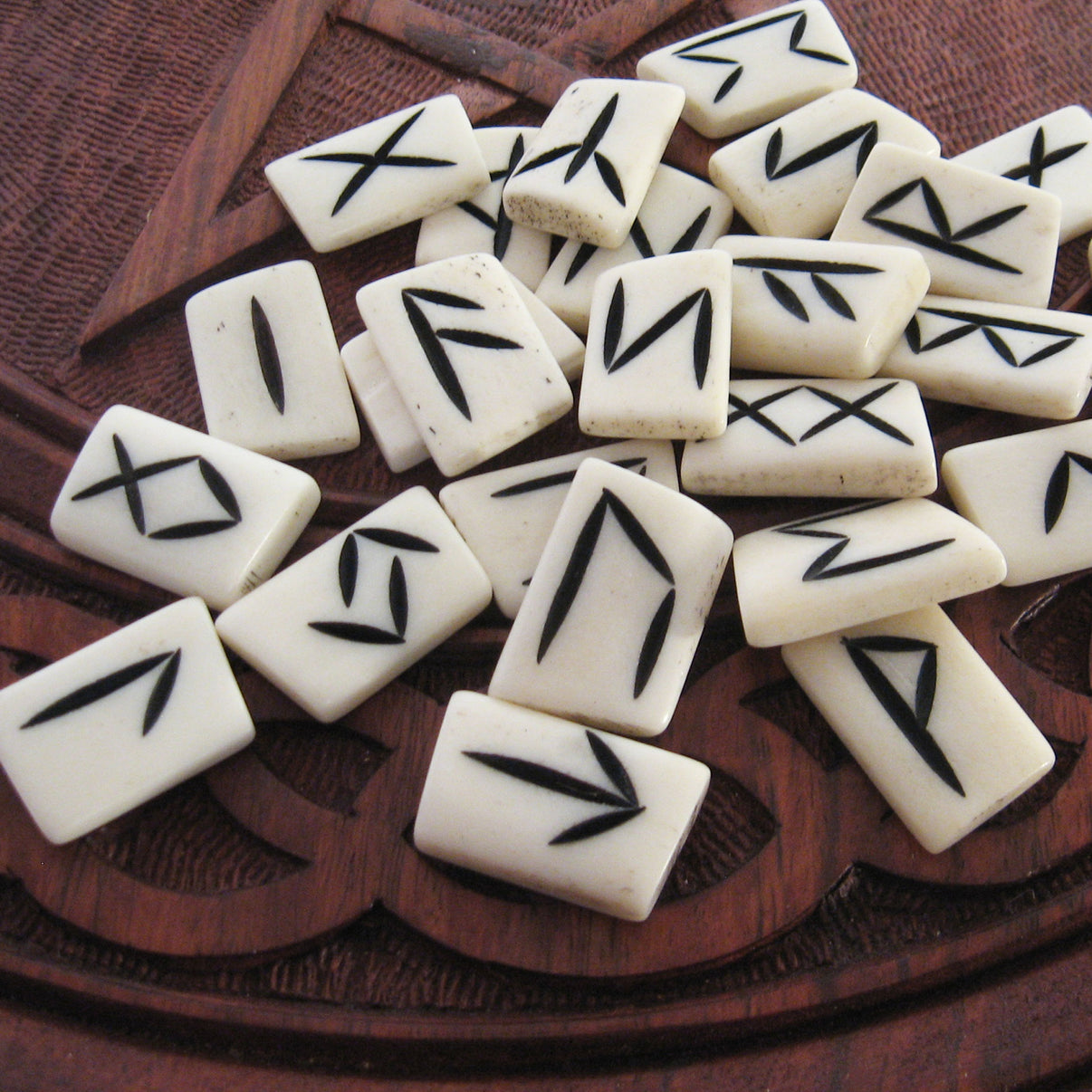 White Bone Rune Set – Grove and Grotto