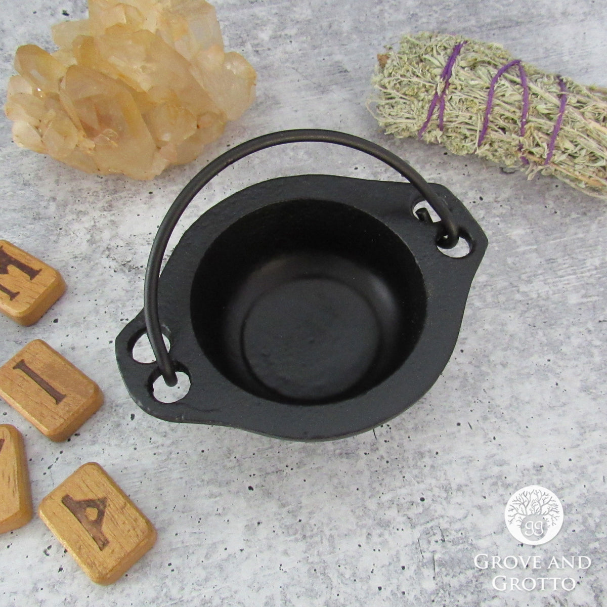 Mini Cast Iron Cauldron (3 Inches) – Grove and Grotto